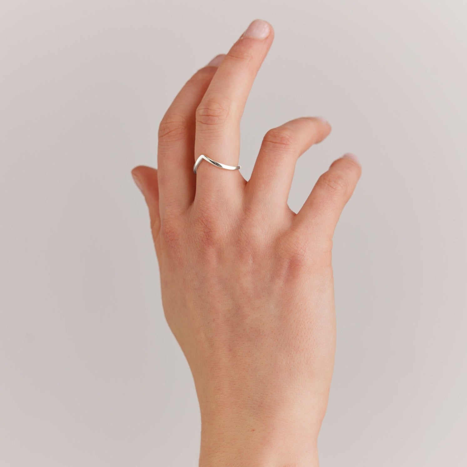 Subtle Point Ring - White Gold – MARLII LAB